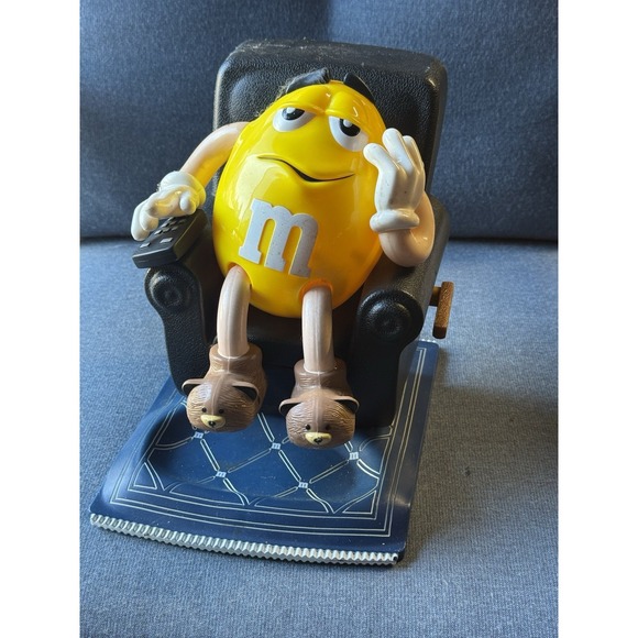 Dining | Vintage Mm Yellow Peanut Recliner Chair Candy Dispenser ...
